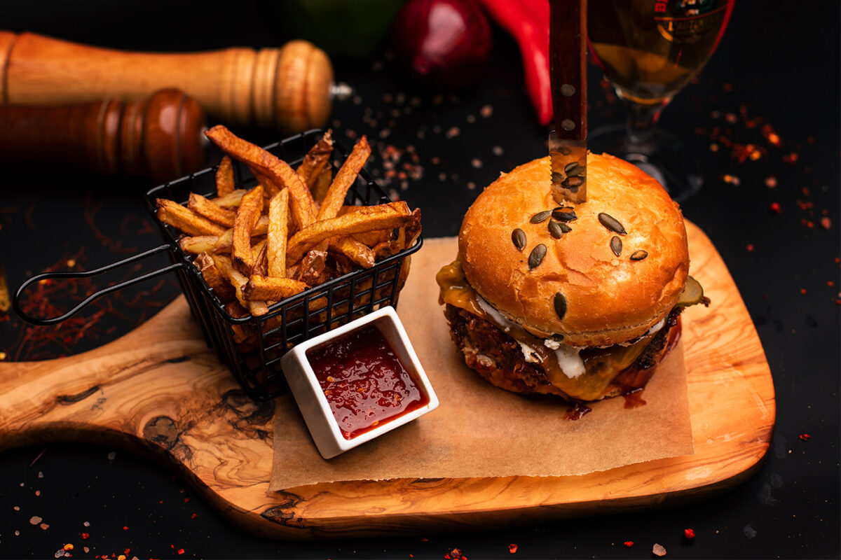 Burger Legend Beef - 630 gr - Zone Cafe Bar & Bistro